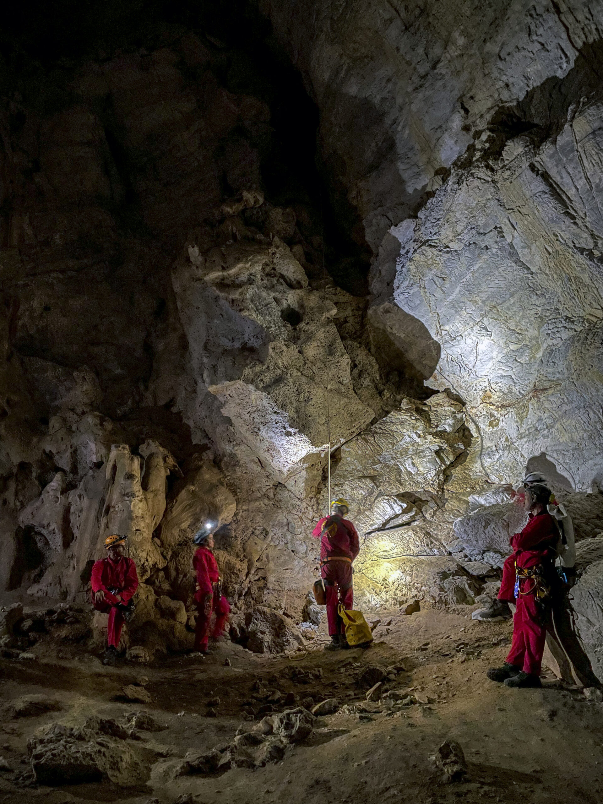 CAVE THRACIA STAVROU - Top2Bottom
